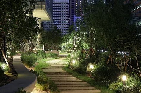 거리응원 가기 전 ‘꼭 들러야겠네” 광화문 힐링명소 된 이 곳