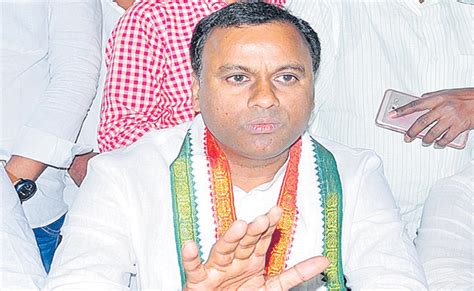 నేను మాట్లాడింది పార్టీ మంచికే Komatireddy Rajgopal Reddy Explanation Over Comments On