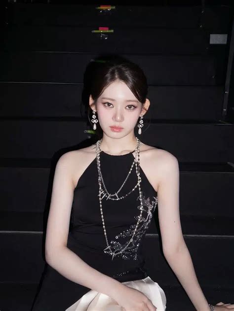 정석 미인상인 베이비몬스터 로라 인스타 업 팬플러스 Masyarakat