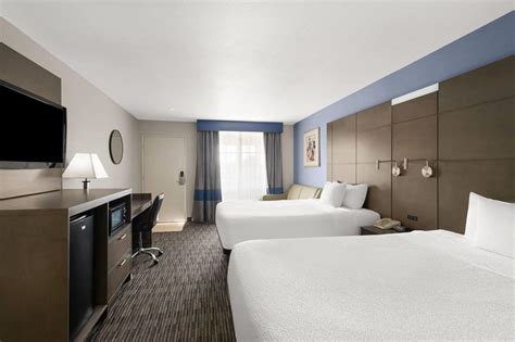 Travelodge Inn And Suites By Wyndham Anaheim On Disneyland Dr 2⋆ Ca
