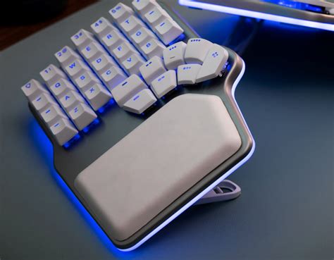 Ergonomic Keyboards Are They Really Better For Your Hands Thekapco
