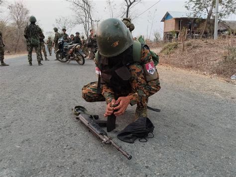 Red တိုက်ပွဲ ၂၃ ကြိမ်တွင် စစ်ကောင်စီတပ်မှ ဗိုလ်မှူးသီဟအောင်အပါအဝင် ၆၃ ဦးသေဆုံးပြီး ဗိုလ်က