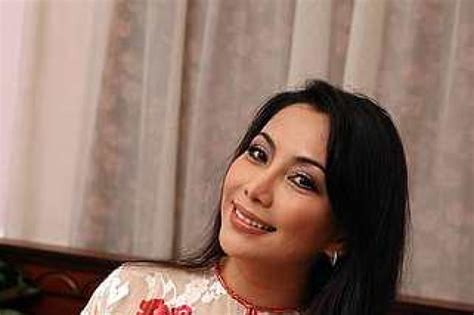 Noniswara Datuk R Bukan Jenis Yang Menggatal Hiburan Mstar