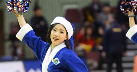 포토 미니스커트 입은 섹시산타