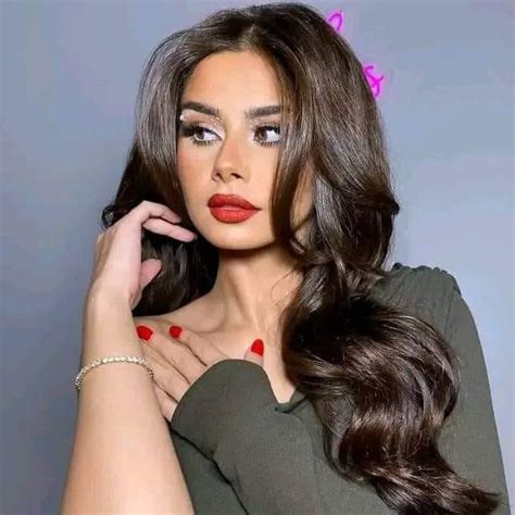 🖤 منه عرفه Menna Arafa