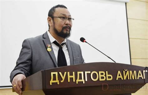 “Уяхан замбуу тивийн наран” наадмыг Д Доржсүрэн найруулж байна