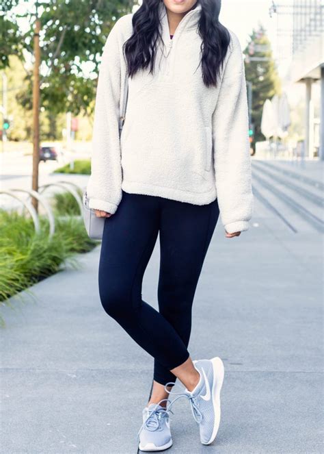 Casual Fall Tops to Wear With Leggings and Feel Stylish