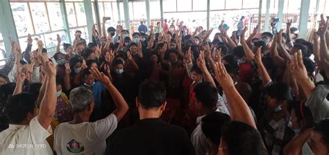 Dvb ဗန်းမော်၌ စစ်တပ်၏ ပစ်ခတ်မှုကြောင့် သေဆုံးခဲ့ရသူ ကိုသက်နိုင် ခ ကိုဖိုးသား၏ ဈာပန ကျင်းပ