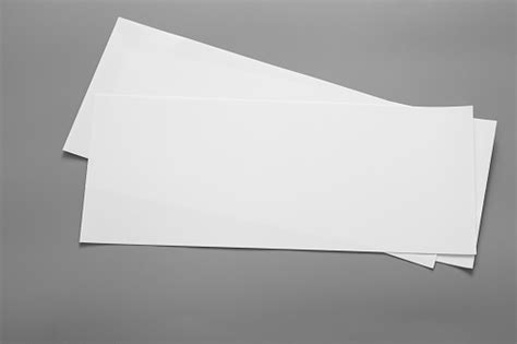 빈 초상화 모형 종이입니다 소책자 잡지 회색 변하기 쉬워 배경에 고립 된 회색에 흰 종이 절연 0명에 대한 스톡 사진 및 기타 이미지 Istock