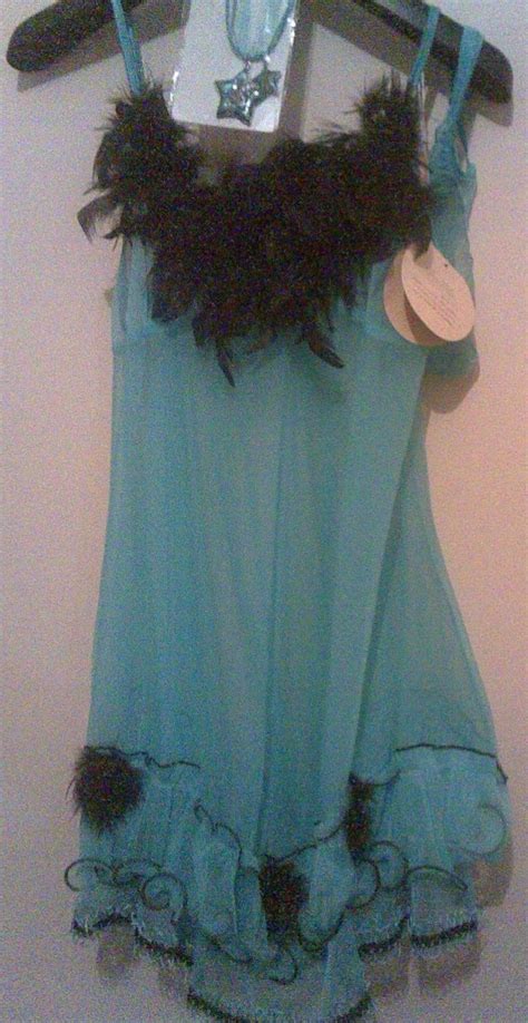 لانجري وقميص نوم مع الإكسسورات