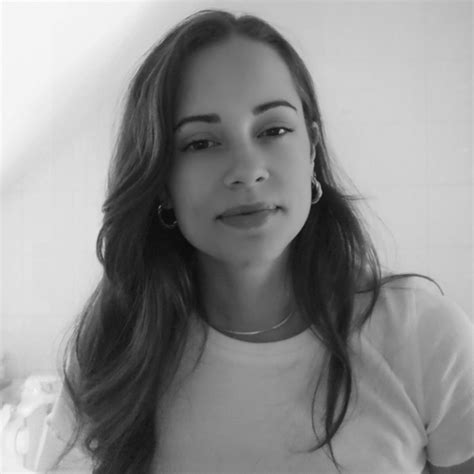 Chloe Prof De Dessin 22€ H 1 Avis