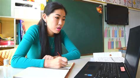 БАГШИЙН НЭГ ӨДӨР КОНТЕНТ Арвайхээр сумын ЕБ ын 2 р сургуулийн Бага ангийн багш М Сэрчмаа Youtube