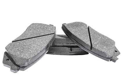 흰색 배경에 고립 된 브레이크 패드 자동차 부품 화이트에 절연 브레이크 패드 제동 패드 자동차 부품입니다 자동차 세부 예비 부품 흑백 강철에 대한 스톡 사진 및 기타 이미지