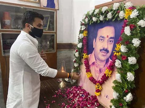 Ajeet Singh खलासी से दबंग माफिया फिर बना नेता अपनी ही बर्थडे पार्टी में मारा गया कहानी