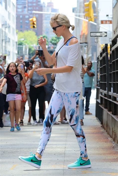 Taylor Swift Cameltoe 31 Photos Thefappening