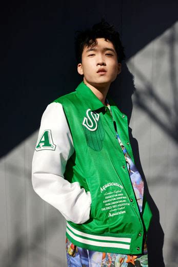 石云鹏阳光痞帅写真照片明星库 陪你看剧情网