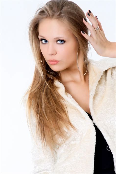 Piekne Kobiety Zdjęcia Pobierz Darmowe Obrazy Wysokiej Jakości Freepik