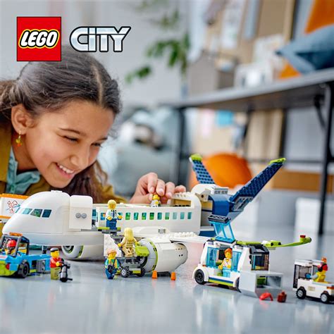 Конструктор LEGO City Пассажирский самолет 913 деталей (60367 ...