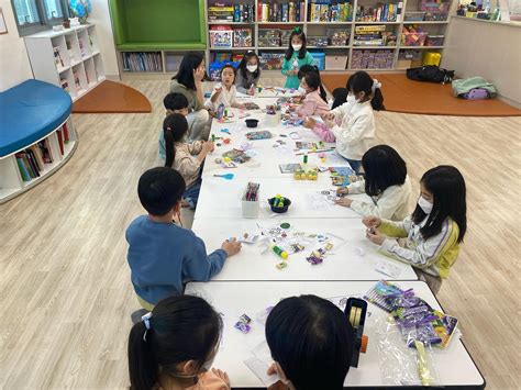 안동시가족센터 🌈안동시공동육아나눔터2호점🌈 초등돌봄교실 상시 프로그램 🍭그림책의 이야기 그림책