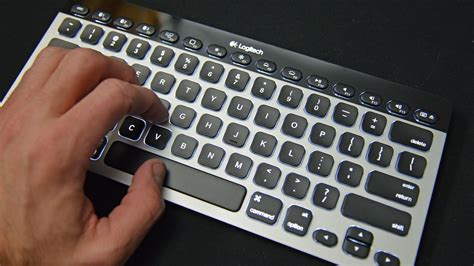 Logitech Bluetooth Easy Switch Illuminated Apple Keyboard K811 Unboxing And Review