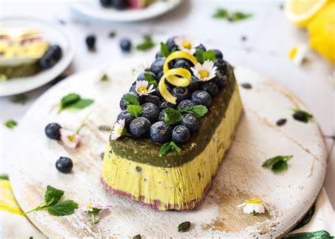 Сладоледена торта с Лимон и Боровинки