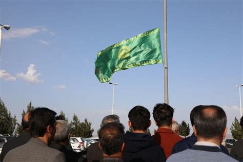اهتزاز پرچم امام رضاع در مزار شهدای گمنام خوی تصاویر خبرگزاری حوزه