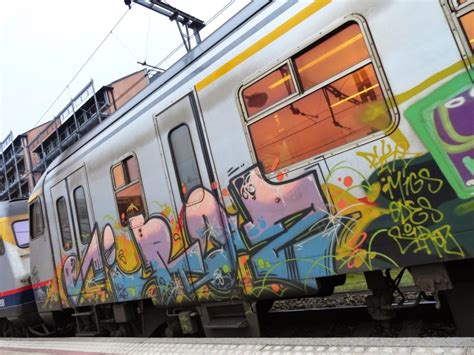 Je Te Retrouve Et Je Te Re Baise Art On Train