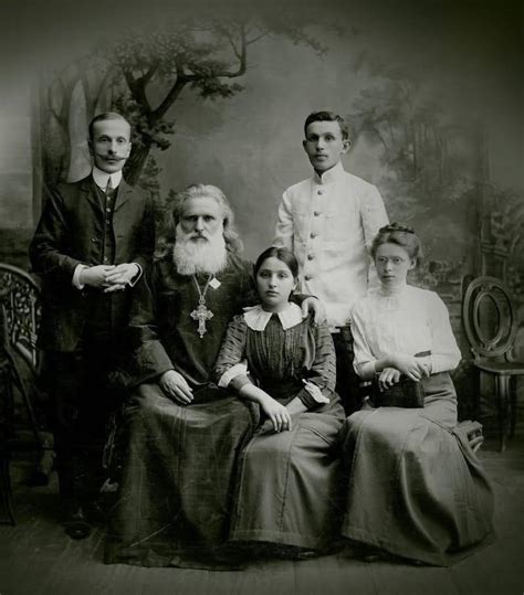 ჩემი საქართველო ერი გმინავს მაგრამ საშუალება არ აქვს ხმის ამოღებისა ამგვარ პირობებში ჩემს