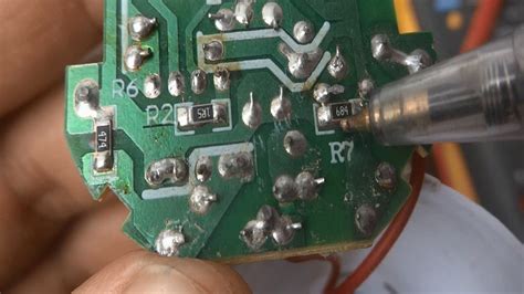How To Check SMD Or Surface Mount Resistances Value From Their Code And Test On Multimeter