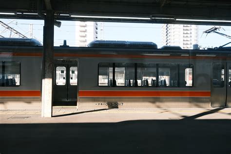 건축 건축 환경 교통 기차 기차 복도 기차 선로 기차 여행 기차를 타다 기차역 대중교통 도시 경관 도시 교통