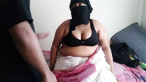 パキスタンのayesha Bhabhi Ne Apni Badi Doodh Devar Ko Pilaya 義理の兄弟は熱いデシ