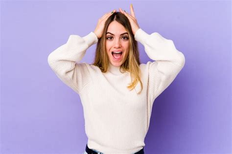 Premium Photo Woman Screaming In Studio