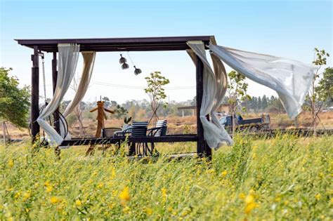 12 Ways To Keep Outdoor Curtains From Blowing In The Wind Homelyville