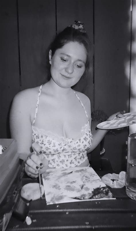 Hello Saggy Tit Cleavage Remmarosekenney