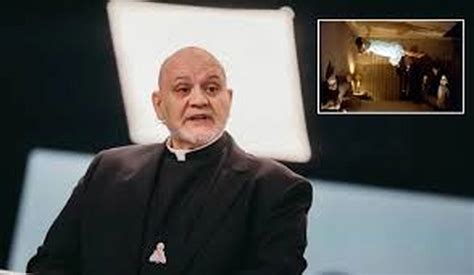 داستان‌های واقعی جن‌گیری یک کشیش؛ از جعبه موسیقی نفرین‌شده تا آتش‌نشان