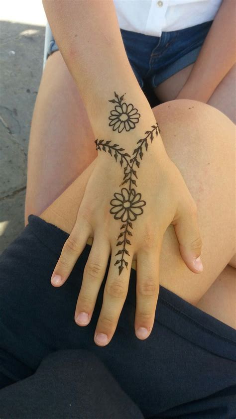 Simple Easy Henna Tattoos