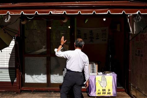 از کنارشان رد می‌شویم عکاسی خیابانی و شکار لحظه‌هایی که نمی‌بینیم زومیت