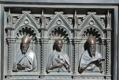 무료 이미지 건축물 창문 전망 건물 시티 기념물 동상 아치 이탈리아 정면 성당 관광 여행 예배 장소 미술 근무 기간 교회 조각상 조각들