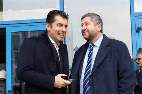 Кирил Петков забрани коментари под публикациите си във Фейсбук