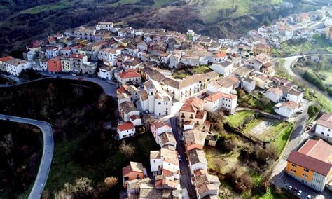 Rapone Un Tesoro Medievale Sulle Alte Cime Della Basilicata