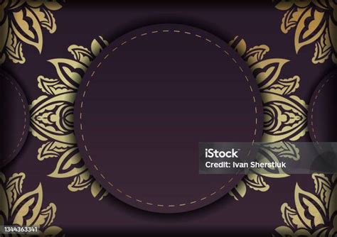 타이포그래피를 위해 준비된 오래된 골드 패턴의 부르고뉴 컬러의 엽서 0명에 대한 스톡 벡터 아트 및 기타 이미지 0명 금색