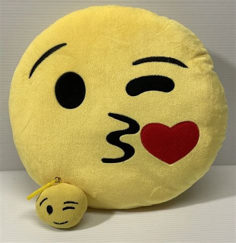 Kissing Smiley Faces