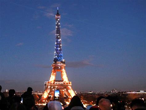 Банки гасят светлините градовете без улични лампи