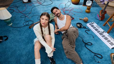 Un Viaje Al Corazón Yami Safdie Y Camilo Presentan Querida Yo ¡hola