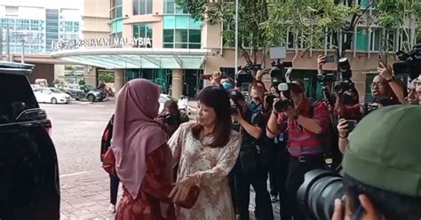 Lim Hui Ying Begins Duty As Deputy Education Minister [nsttv] New Straits Times