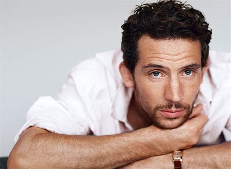 Josh Oconnor «tourner Une Scène De Sexe Cest Ce Quil Y A De Moins Sexy Au Monde Vanity Fair