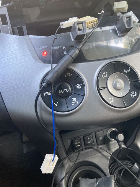 Подключение антенны к ШГУ — Toyota Rav4 Iii 2 л 2006 года автозвук Drive2