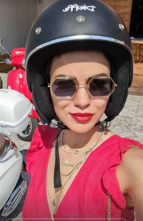 Най секси футболната половинка остана без дрехи Хай Клуб