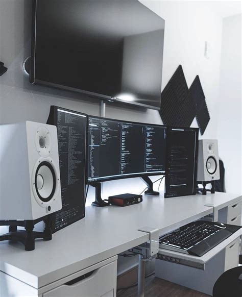 Minimal Desk Setup Working From Home Designersworkspace Home Studio Setup Desk Setup