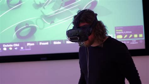 Seymourpowell Demos Vr Software For Collaboratively Designing Cars